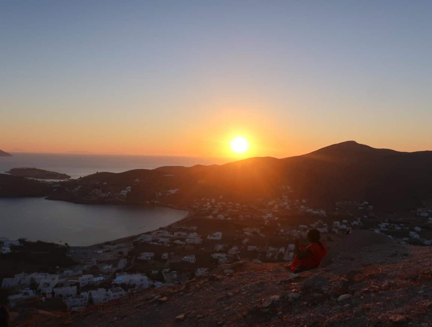 A Guide to the Greek Party Island of Ios!