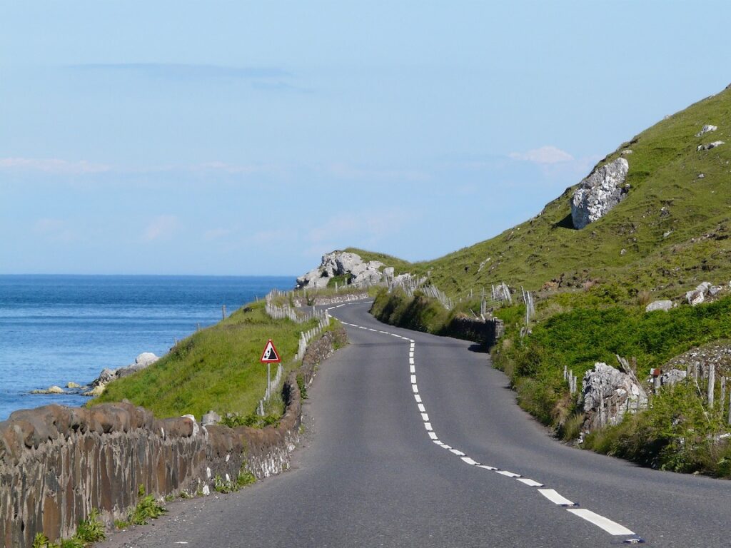 10 Incredible Wild Atlantic Way Places To Visit in Ireland!