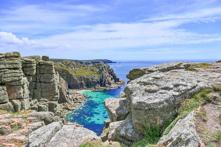 Cornwall Road Trip & 4 Cornwall Itineraries To Follow!