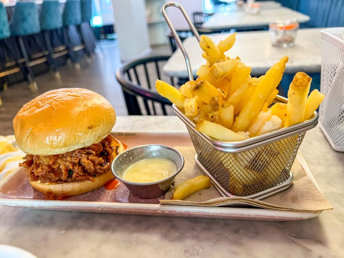 15 Cafes for Halal Brunch in Manchester You Have to Try