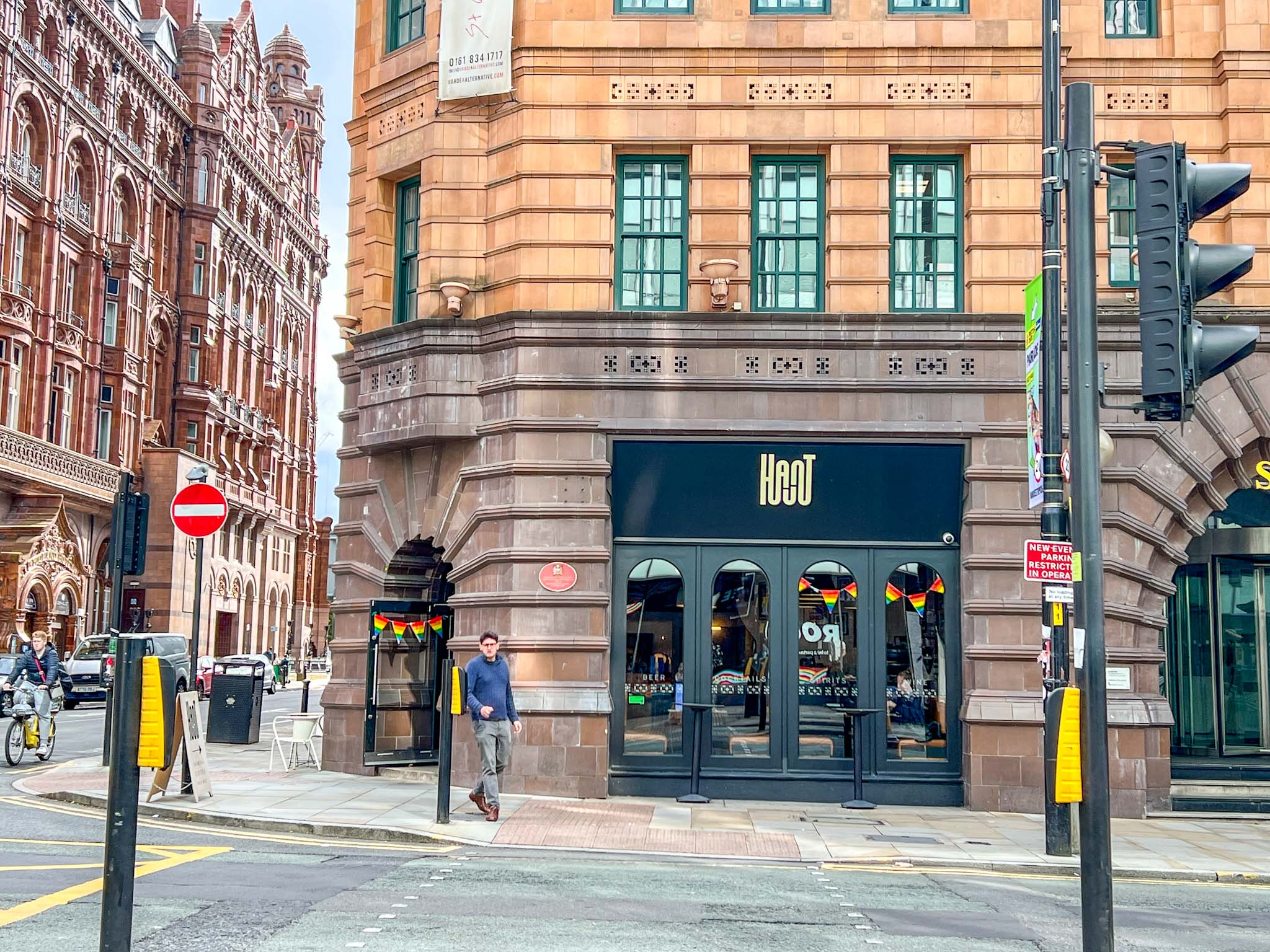 16 BEST Manchester Cafes to Work From & Study in!